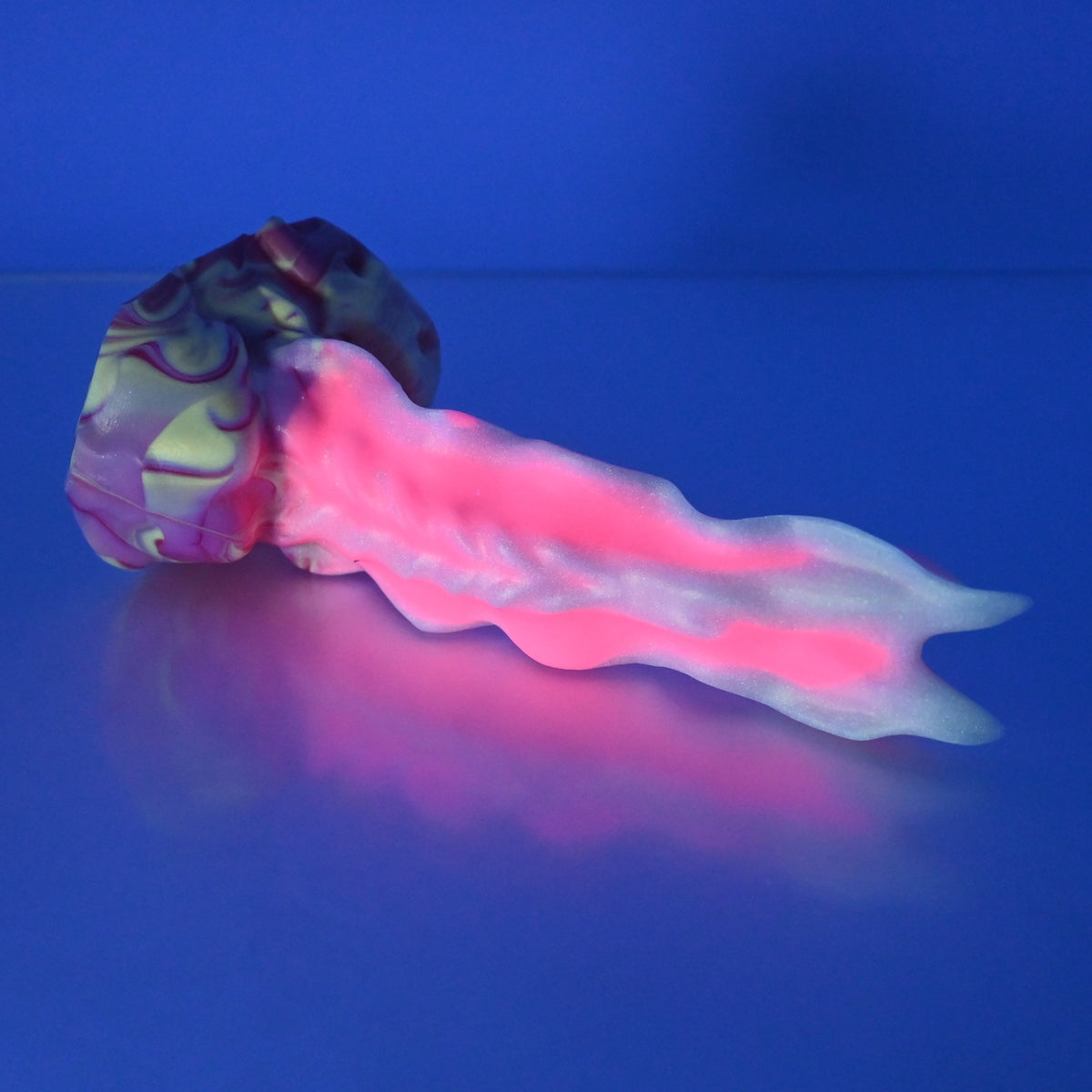 V1SDF10 Snark's Maw Mini 0030 UV GITD – PPS