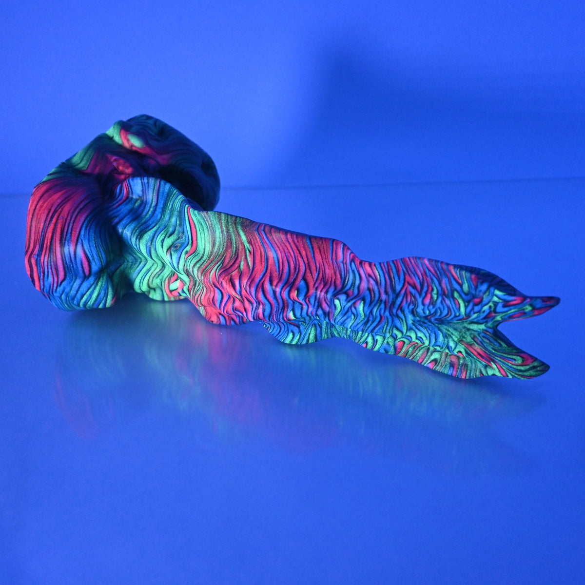 V3MDF23 Snark's Maw Medium 0050 UV GITD – PPS